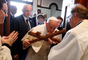 Salvation comes through the cross, not a magic wand, pope says ...