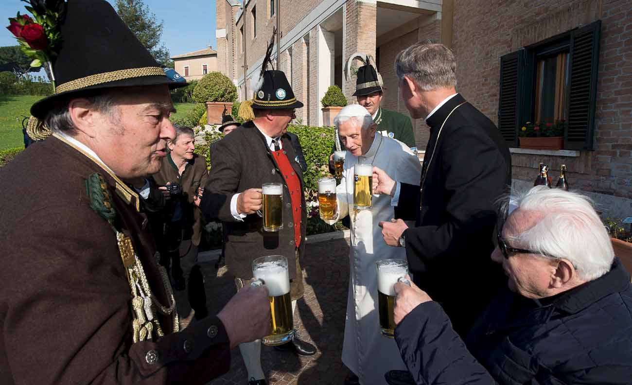 Birthday book: Scholars offer Pope Benedict traditional German tribute ...