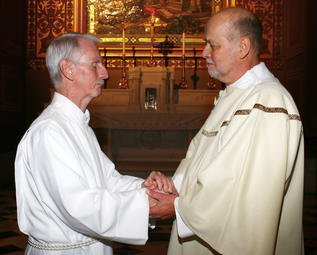 Kidney donation leads to deacon's ordination and fast friendship ...