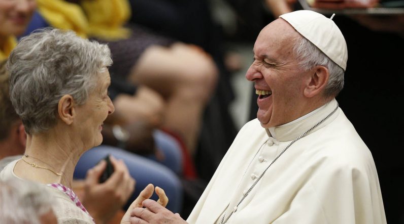 Media guide: Interview with pope reveals his communication philosophy ...