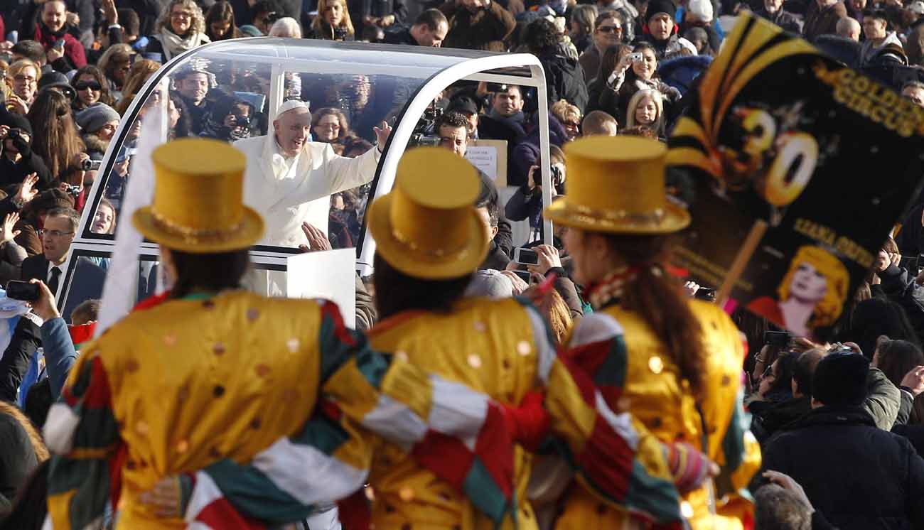Circus performers have a 'joyful' vocation, pope says - CatholicPhilly