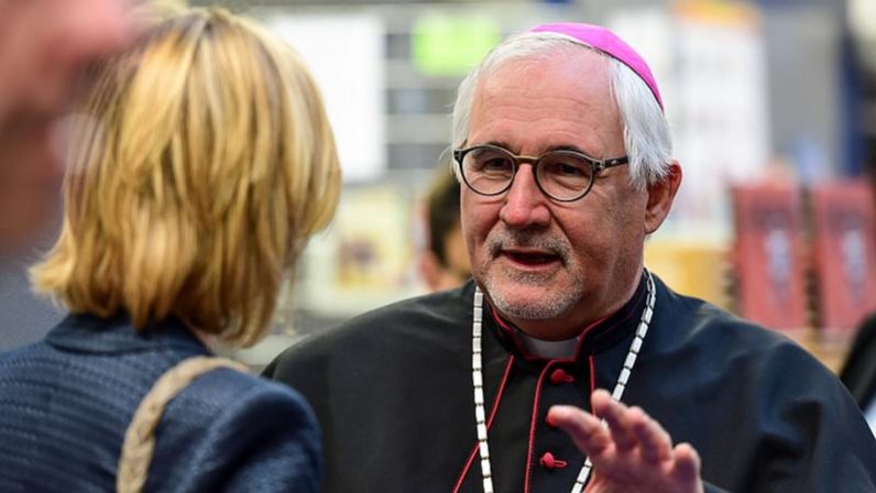 German priest criticized, ridiculed for headscarf protest - CatholicPhilly