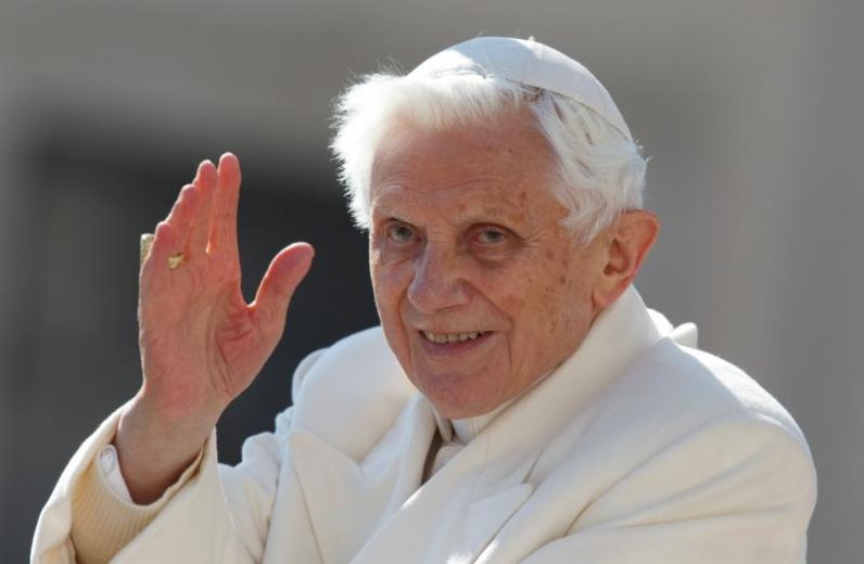 Pope praises retired Pope Benedict's writings on faith and politics ...