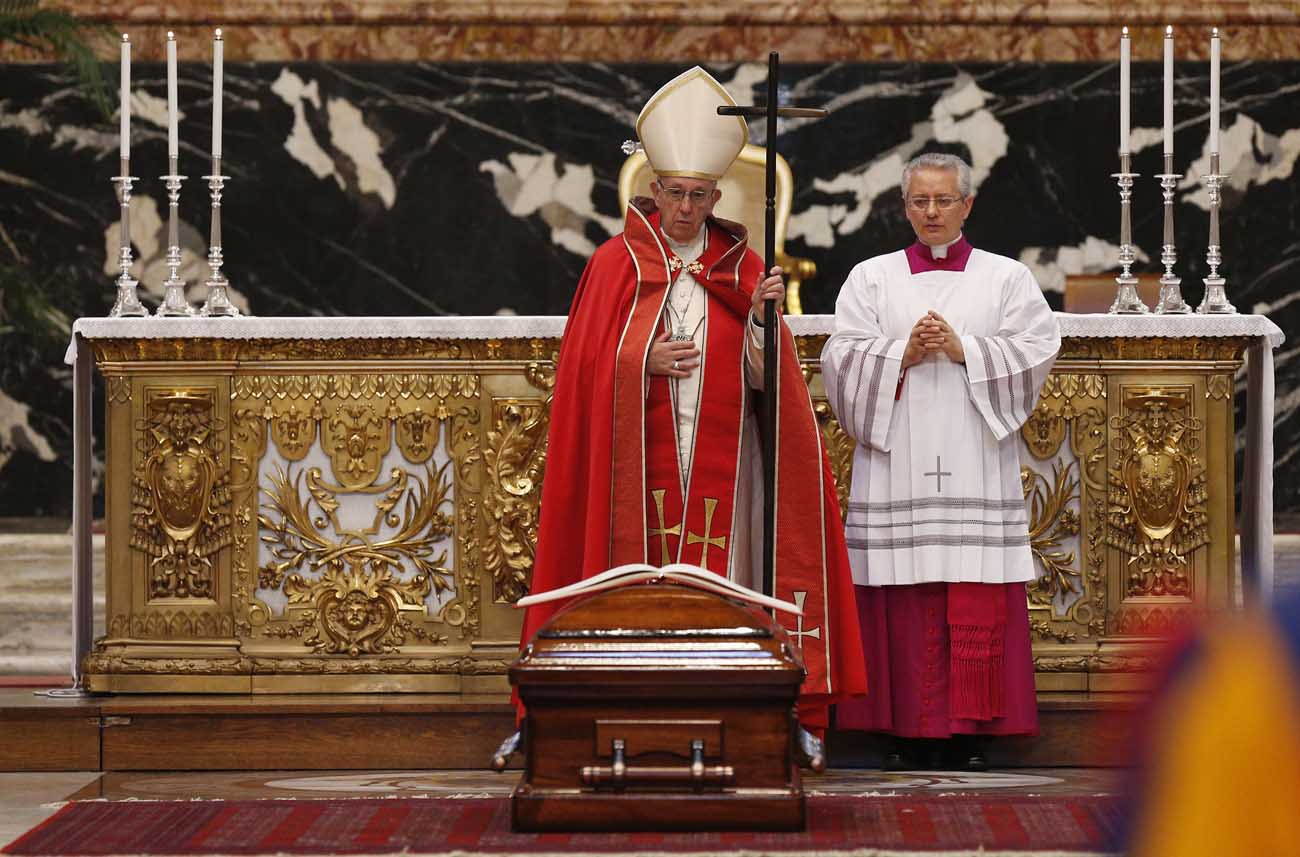 Pope attends funeral of cardinal who announced to world his election ...