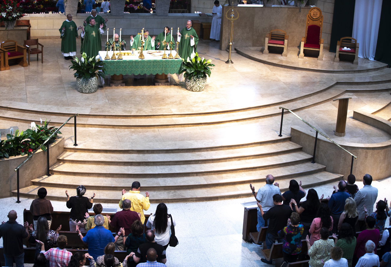 Near immigration's ground zero, bishops begin border trip with Mass ...
