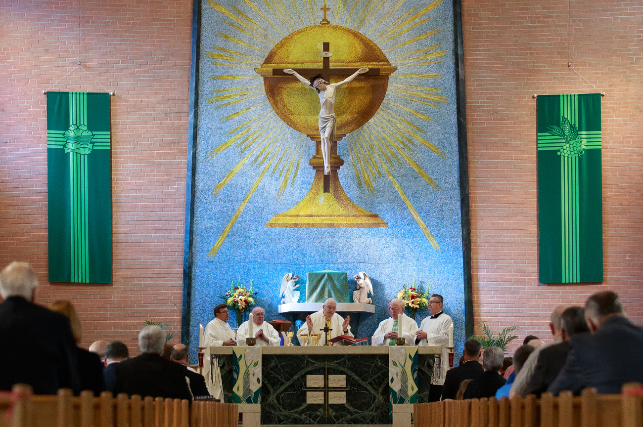 Defenders of Jesus' Holy Name help build parish life, too - CatholicPhilly