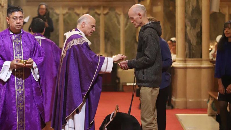 San Francisco Catholics host Mass for the homeless, pray for deceased ...