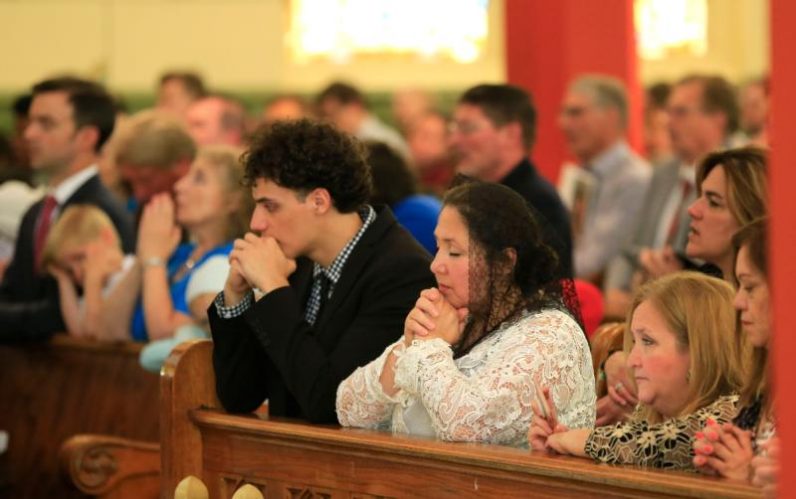 Inside the Mass: The people get ready for worship – Catholic Philly