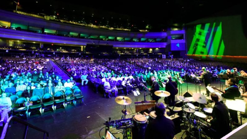 Every Catholic has duty to evangelize, archbishop tells Phoenix crowd ...