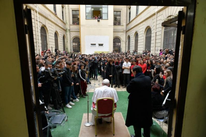 Before the bell: Pope pays surprise visit to Rome high school ...