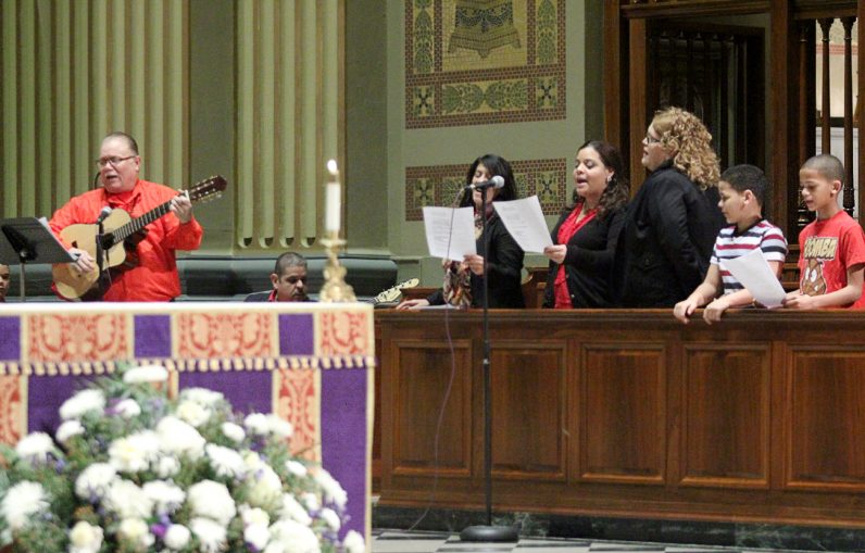 Unity of Mass comes to Spanish-speaking Catholics at home - CatholicPhilly