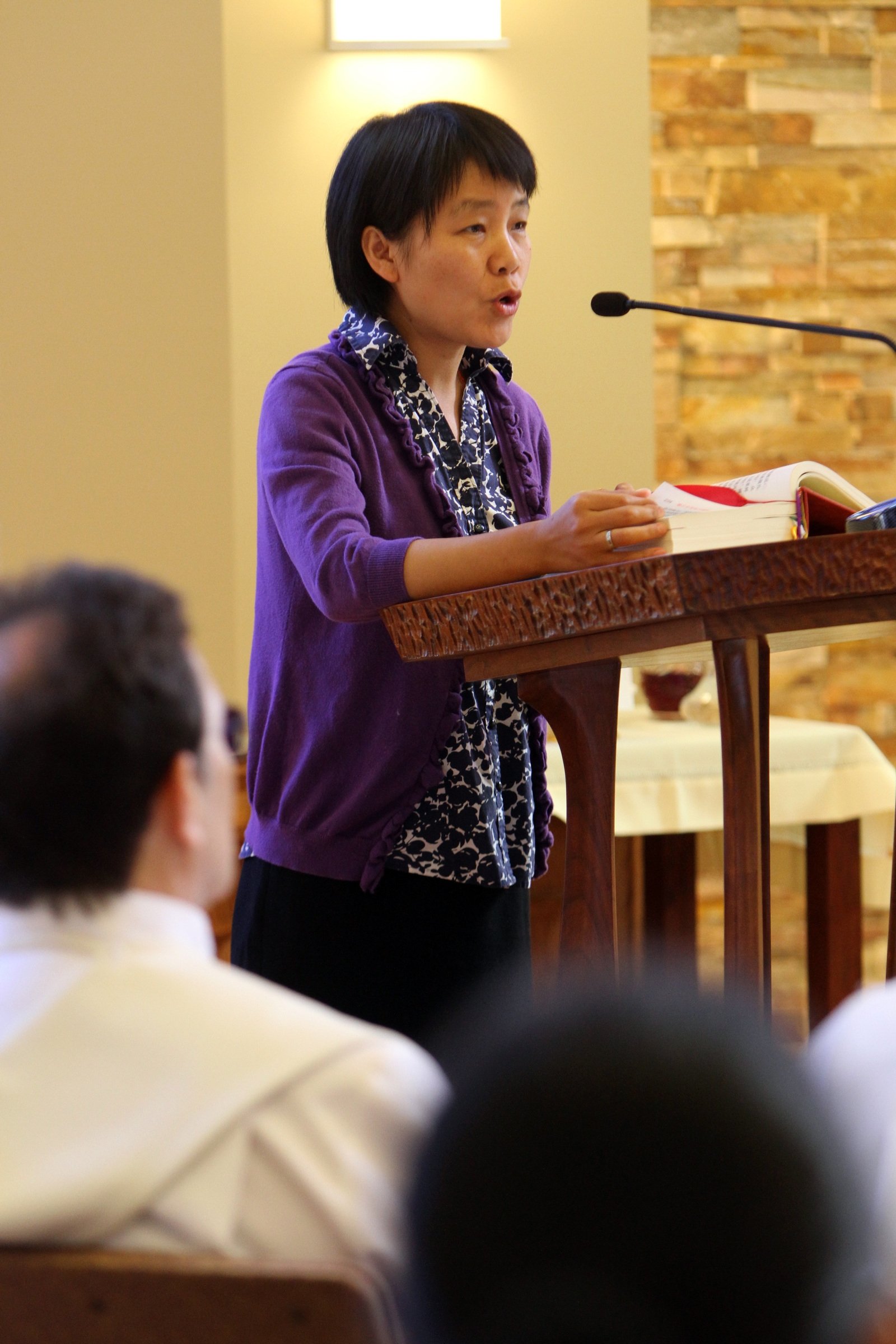 Pope amends canon law so women can minister as lectors, acolytes ...