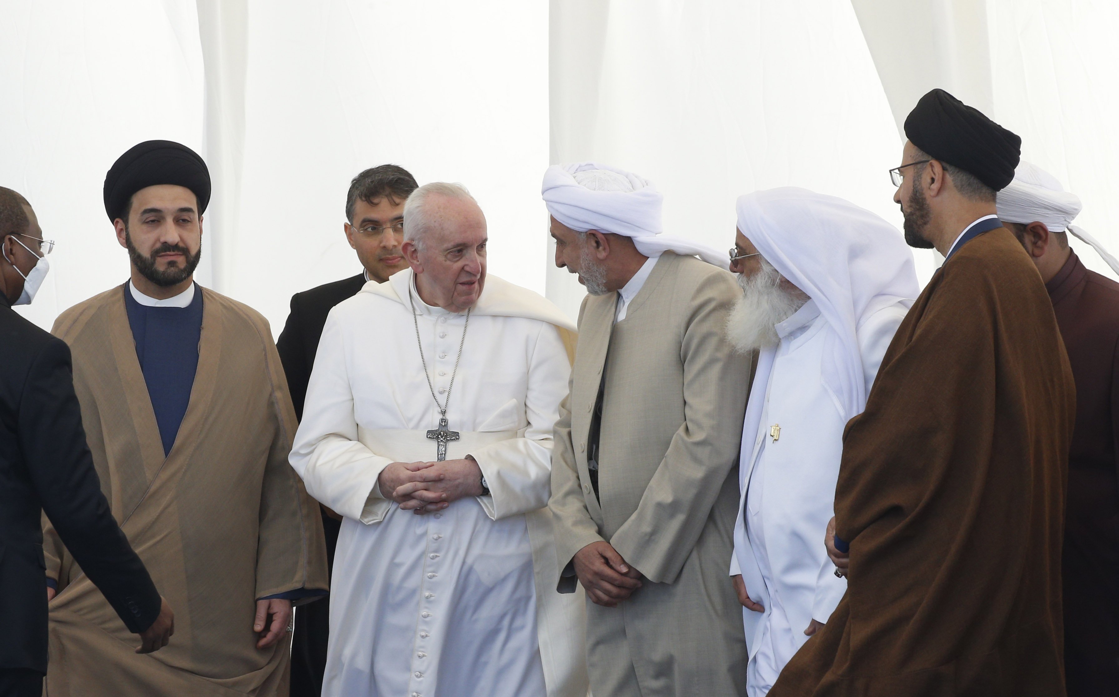 Hostility, violence are 'betrayals' of religion, pope says in Iraq ...