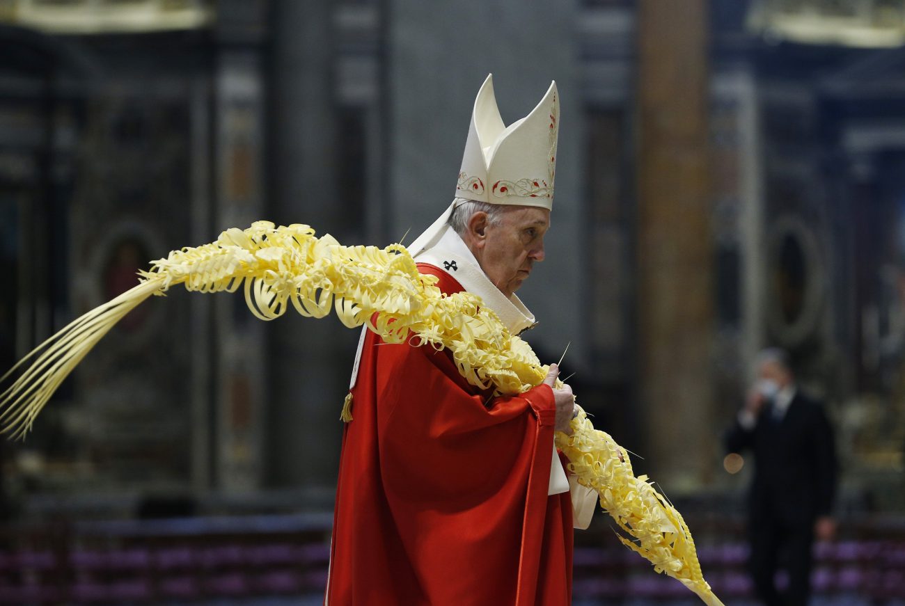 Jesus takes on human suffering to draw close to us, pope says ...