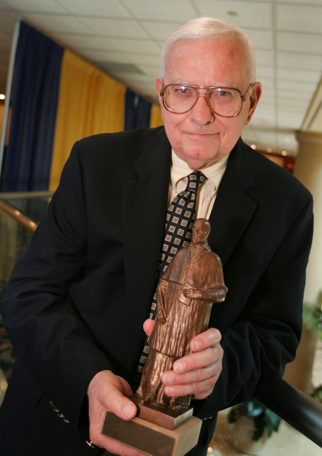 Award-winning veteran Catholic journalist Gerald 'Jerry' Costello dies ...