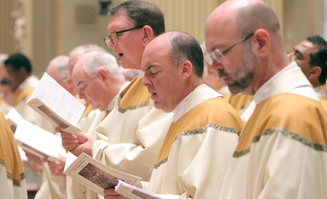 Archbishop Pérez Celebrates Chrism Mass at the Cathedral (PHOTOS ...