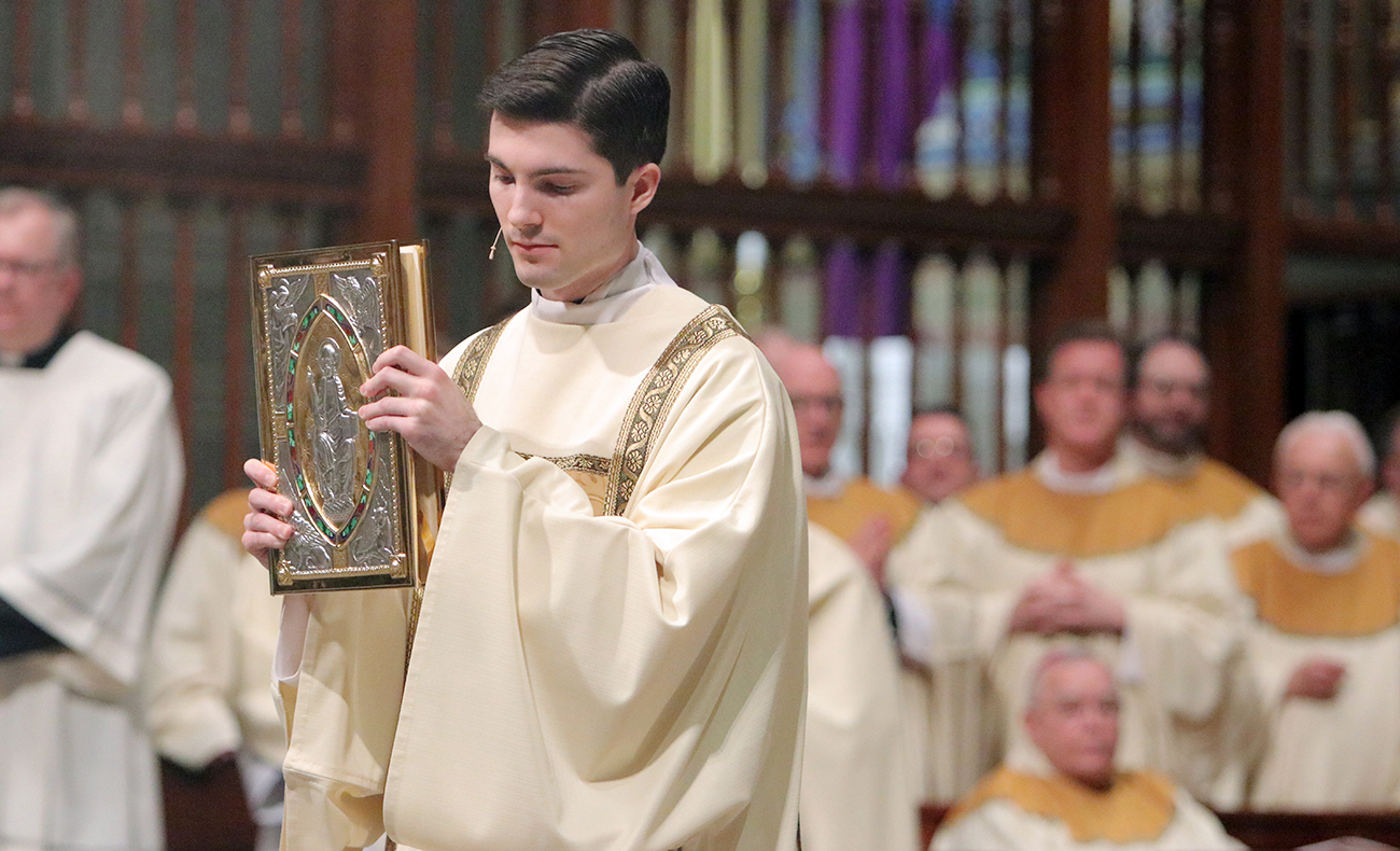 Archbishop Pérez Celebrates Chrism Mass at the Cathedral (PHOTOS ...