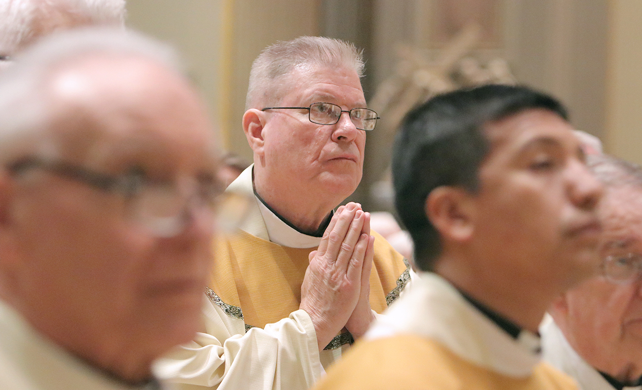 Archbishop Pérez Celebrates Chrism Mass at the Cathedral (PHOTOS ...