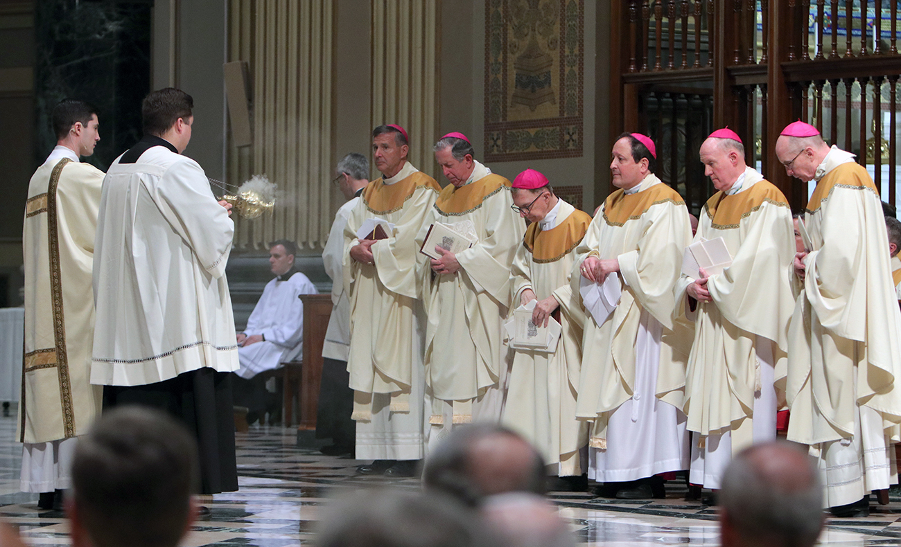 Archbishop Pérez Celebrates Chrism Mass at the Cathedral (PHOTOS ...
