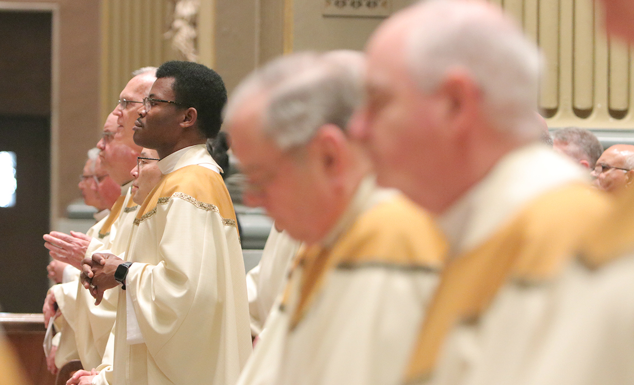 Archbishop Pérez Celebrates Chrism Mass at the Cathedral (PHOTOS ...
