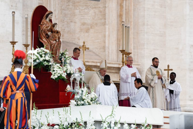 Saints Served Generously, Creatively, Pope Says at Canonization Mass ...