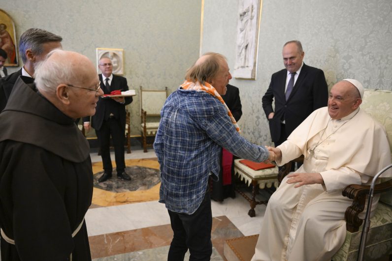 God's Love Also Comes Through People Being Kind to Each Other, Pope ...