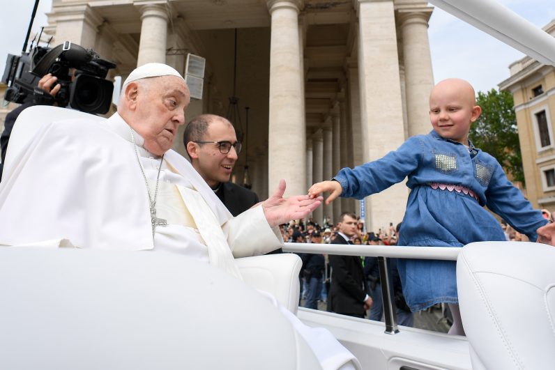 Pope Thanks Nurse for Taking Him to St. Peter's Square One Last Time ...