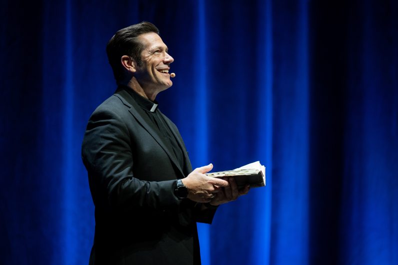 Father Mike Schmitz to Explore Jesus' Parables in Philadelphia Visit ...